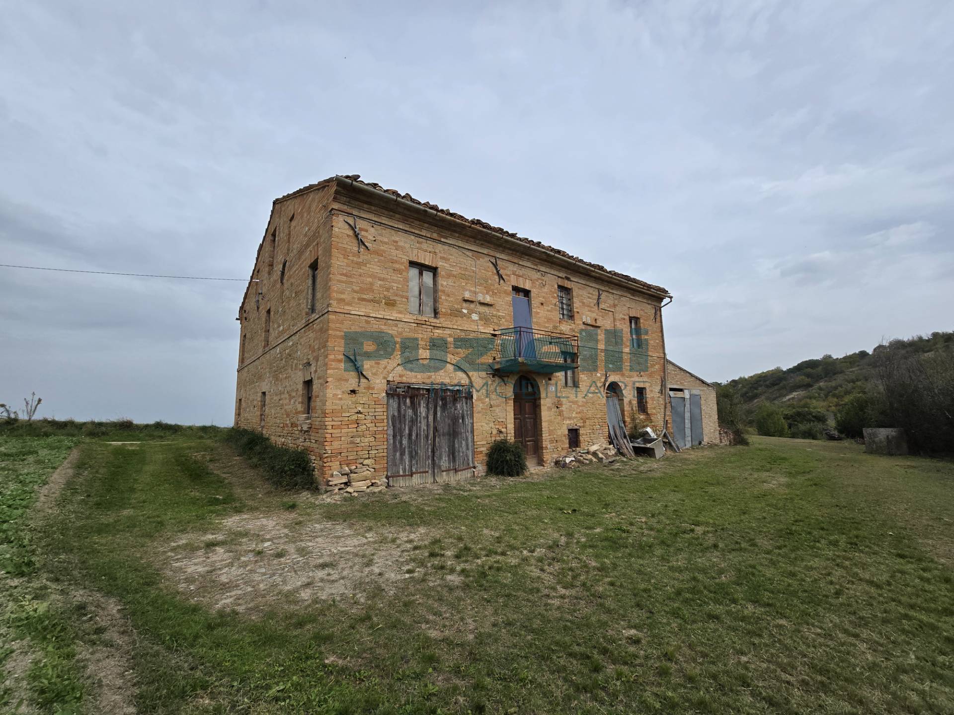 Rustico in vendita a Monte Vidon Corrado Cod. PU-183